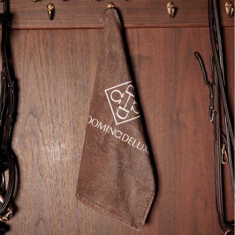 Grooming Deluxe Towel - Nags Essentials